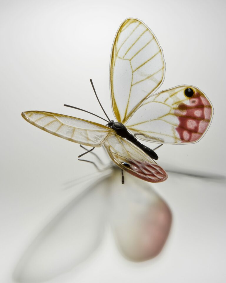 20 Elegant Glass Butterflies And Orchids By Laura Hart That Pay Tribute ...