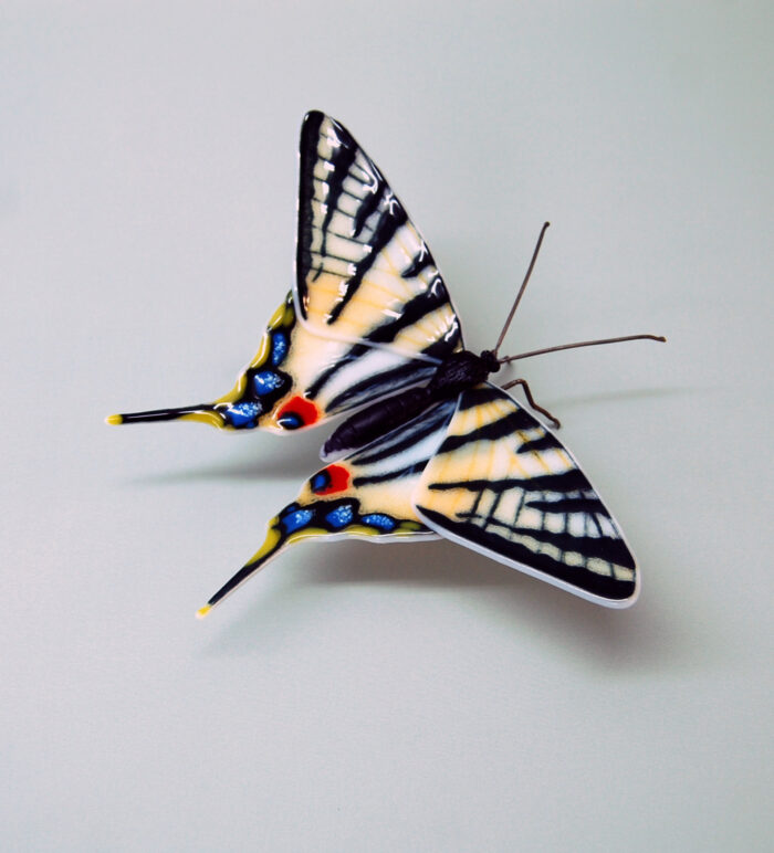 20 Elegant Glass Butterflies And Orchids By Laura Hart That Pay Tribute ...