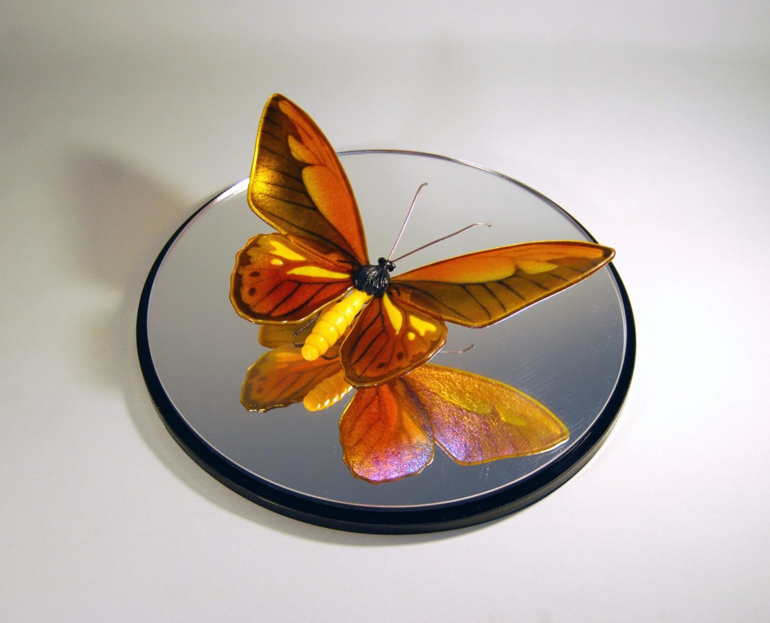 20 Elegant Glass Butterflies And Orchids By Laura Hart That Pay Tribute ...