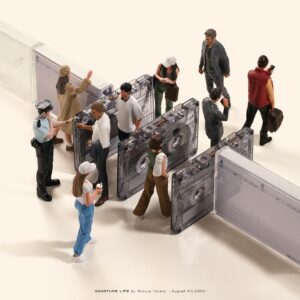 Japanese Artist Combines Tiny Human Figures And Everyday Objects To ...