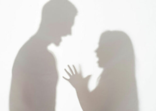 35 Spousal Secrets That Were Revealed Only After The Couple Said “I Do ...