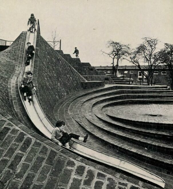 25 Old Playgrounds That Make Us Wonder How Babies Back Then Even ...