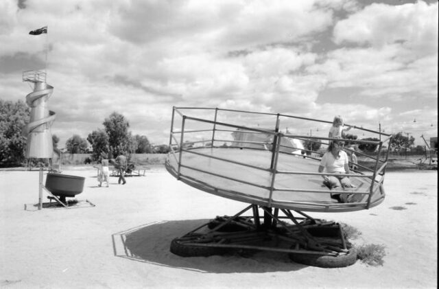 25 Old Playgrounds That Make Us Wonder How Babies Back Then Even ...