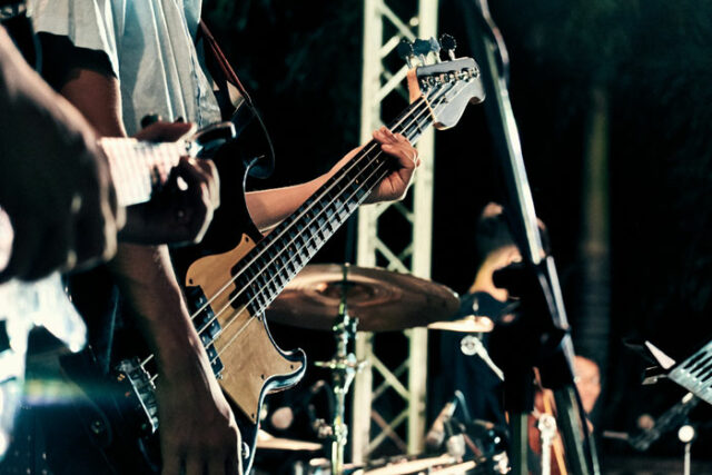 25 Of The Worst Concerts People Have Been To | DeMilked