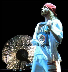 25 Of The Worst Concerts People Have Been To | DeMilked