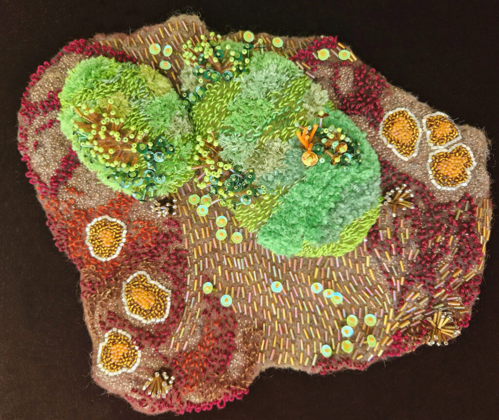 20 Textile Artworks By Hélène Lamarche That Turn Wool, Beads & Pearls ...