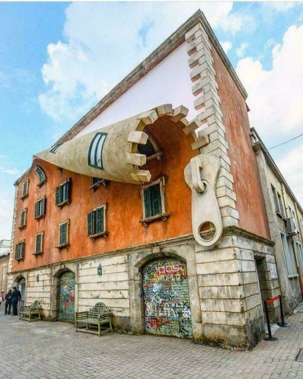 35 Weirdly Fantastic Buildings That Caught People’s Attention | DeMilked