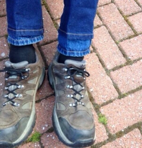 25 Photos Highlighting The Funniest Problems Tall-People Face | DeMilked